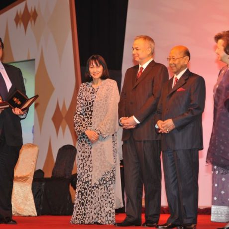 DATO' DR. ABDUL HALIM ISMAIL - 2014 AWARD RECIPIENT - The Royal Award ...